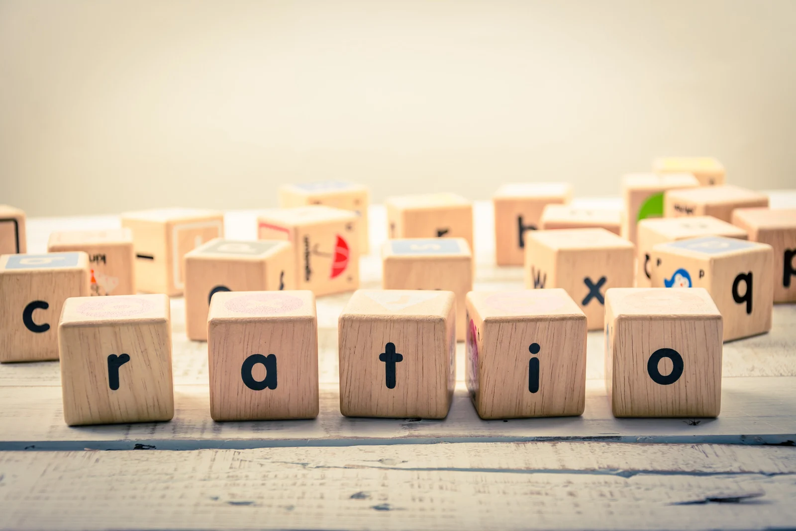 What Is a Good P/E Ratio? Definition, Examples, and Insights | Vantage ...